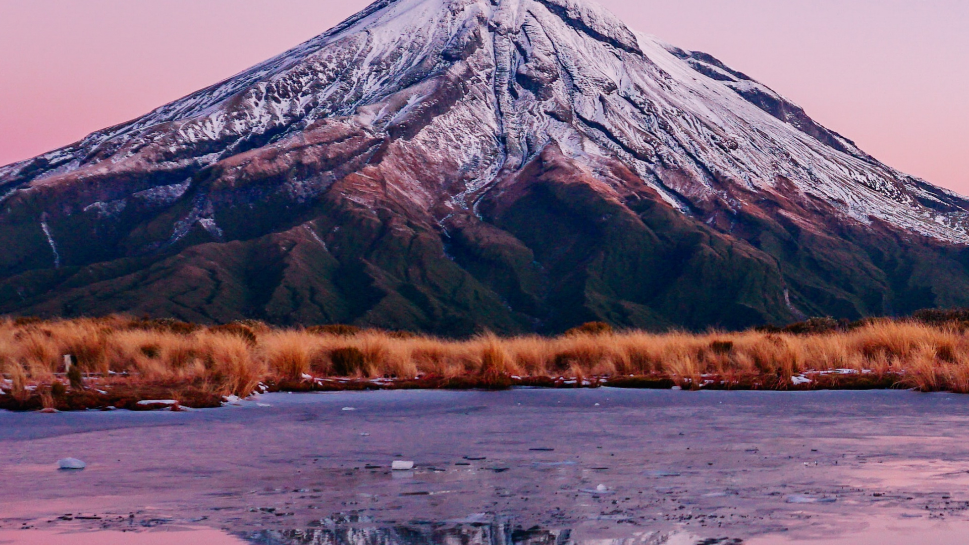 Wallpaper Lake Mount Taranaki, Mount Taranaki, Mount Ruapehu, Pouakai ...