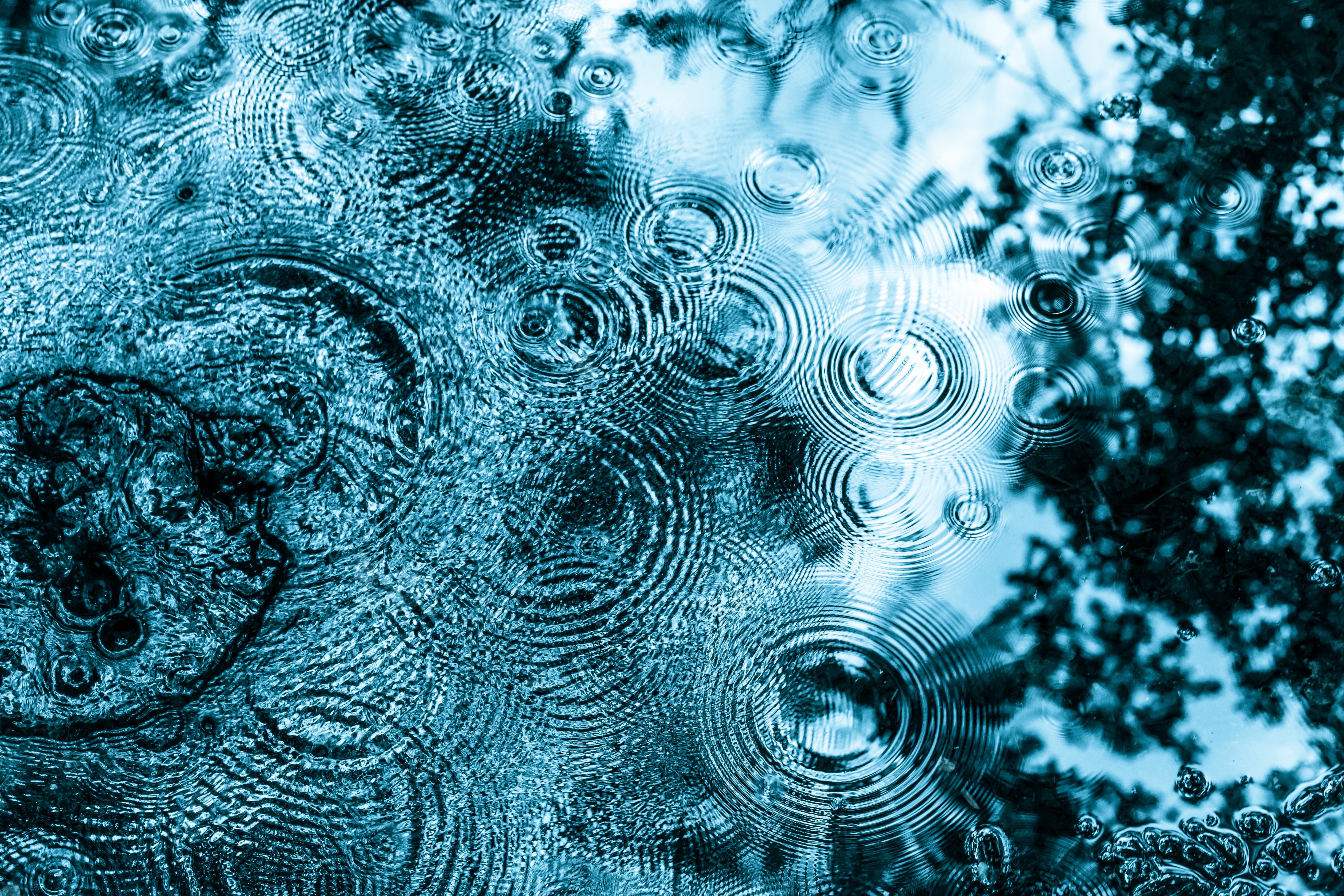 water droplets wave pattern